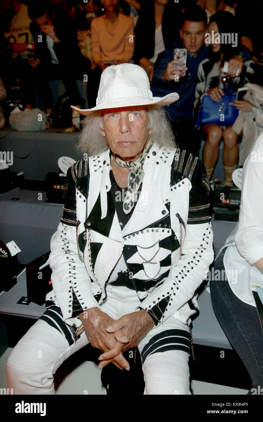 Berlin, Germany. 09th July, 2015. US 'NBA Superfan' James Goldstein ...