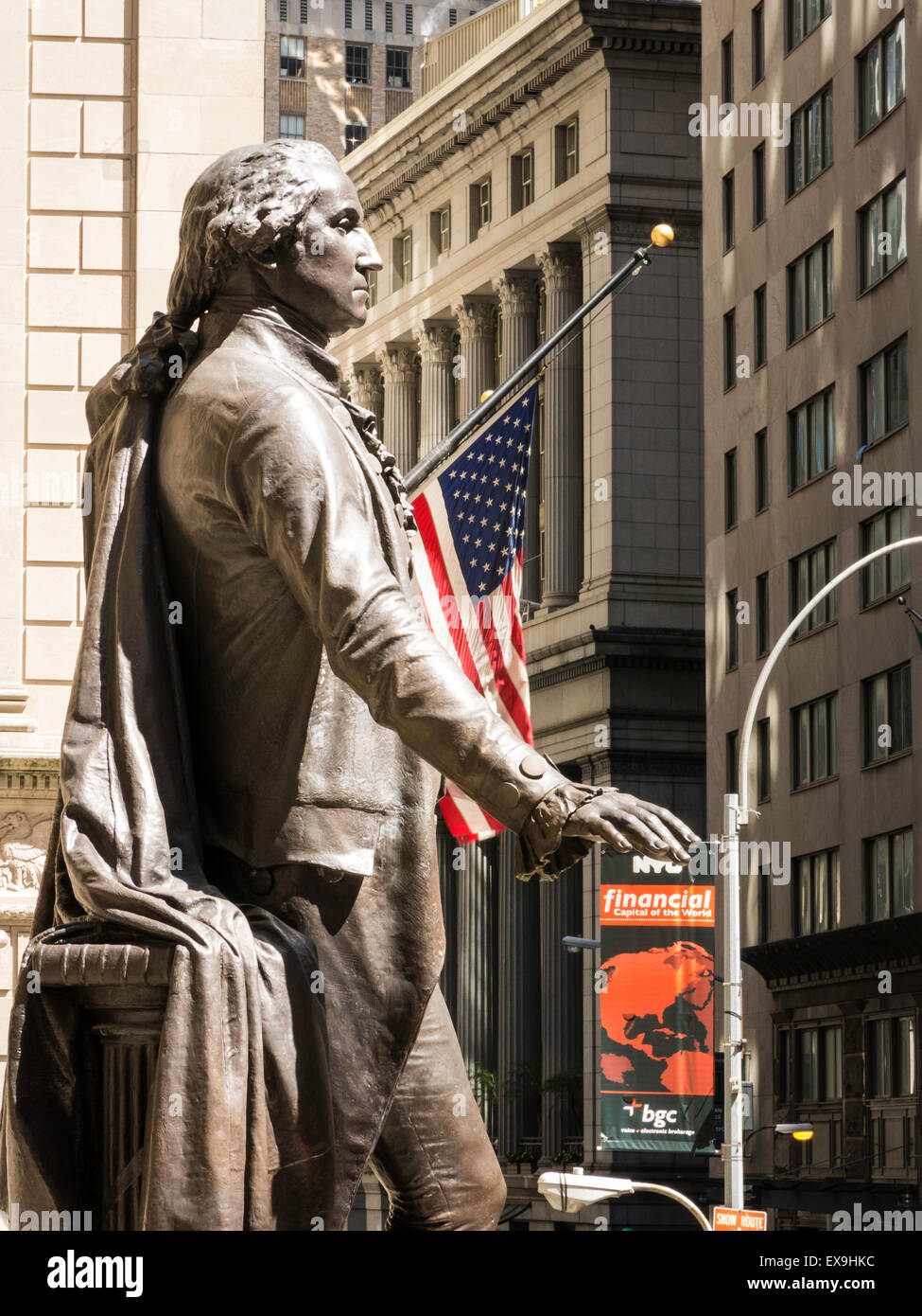 Way past city hall hi-res stock photography and images - Alamy