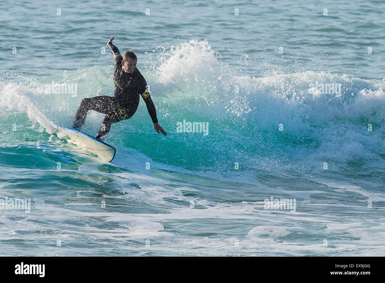 Surfer. Surfing. Fistral. Cornwall. UK Stock Photo - Alamy