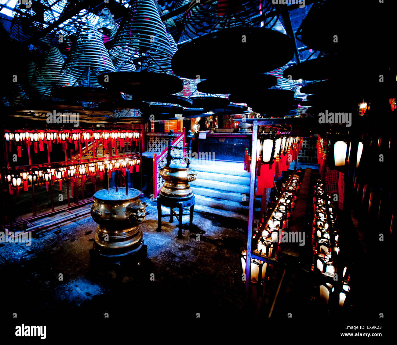 Buddhist temple inside hi-res stock photography and images - Alamy