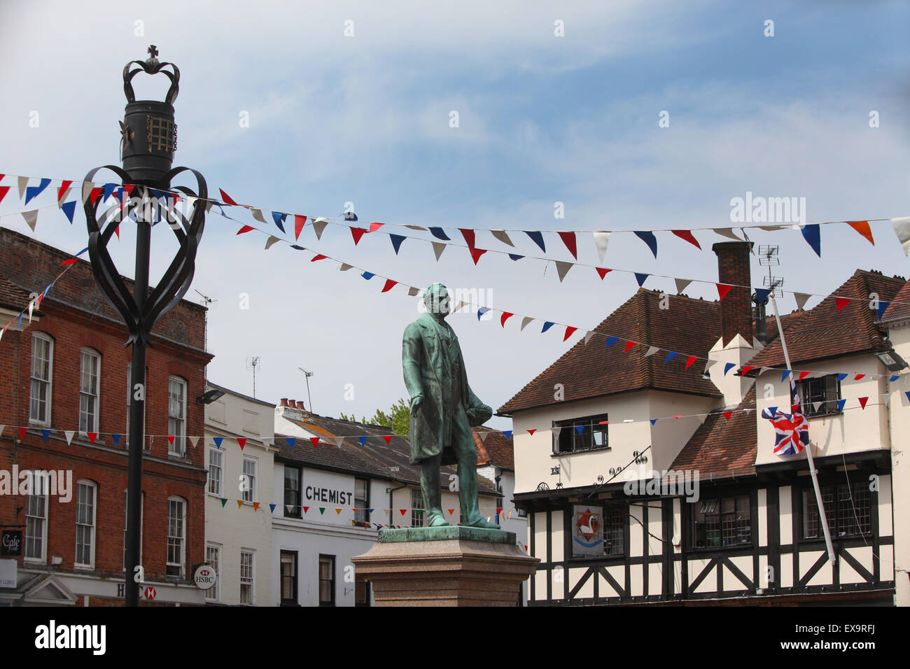Romsey market town hi-res stock photography and images - Alamy