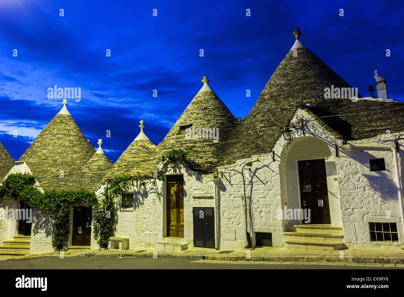 Trulli italy hi-res stock photography and images - Alamy