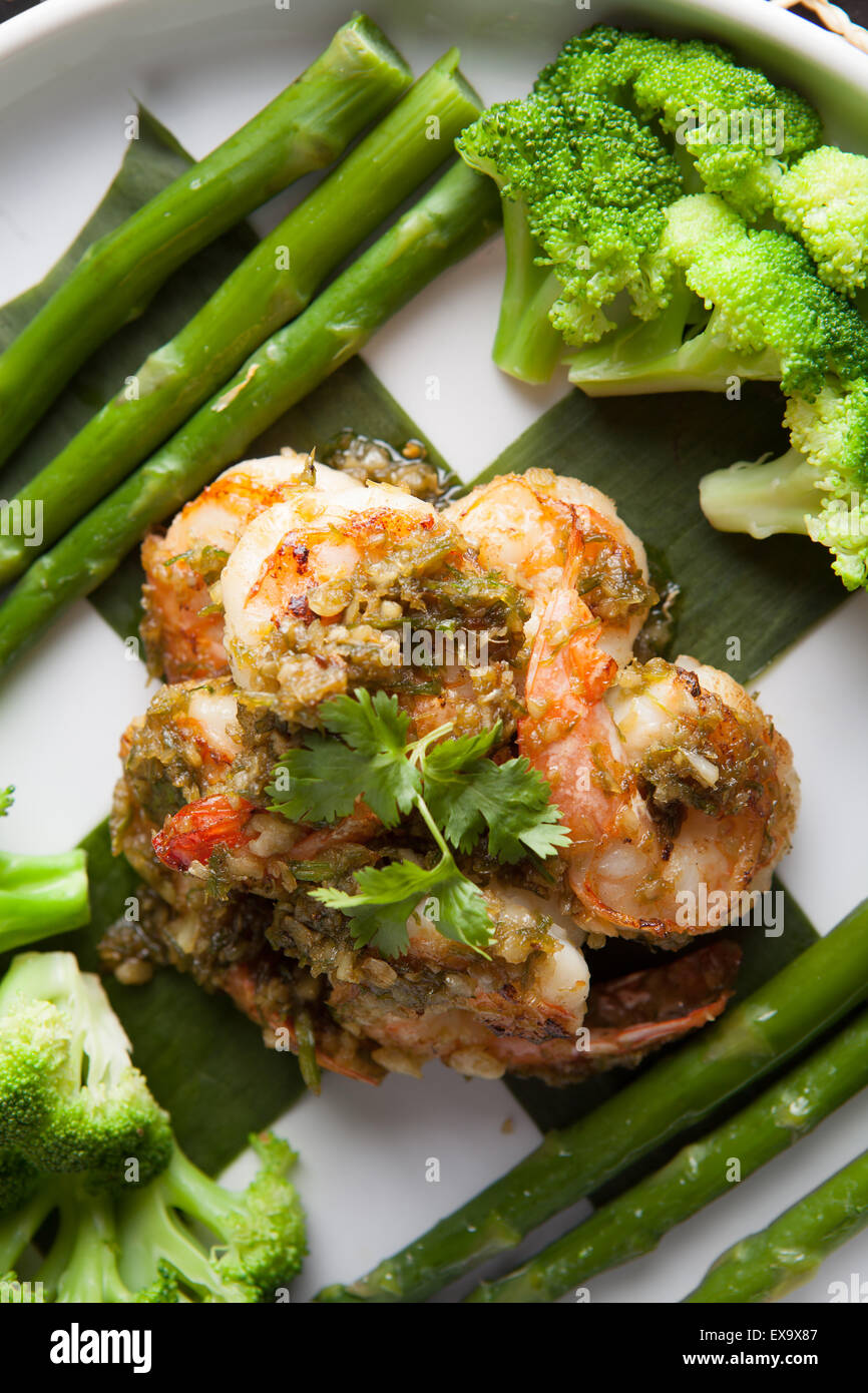 Shrimp Scampi with Vegetables Stock Photo - Alamy