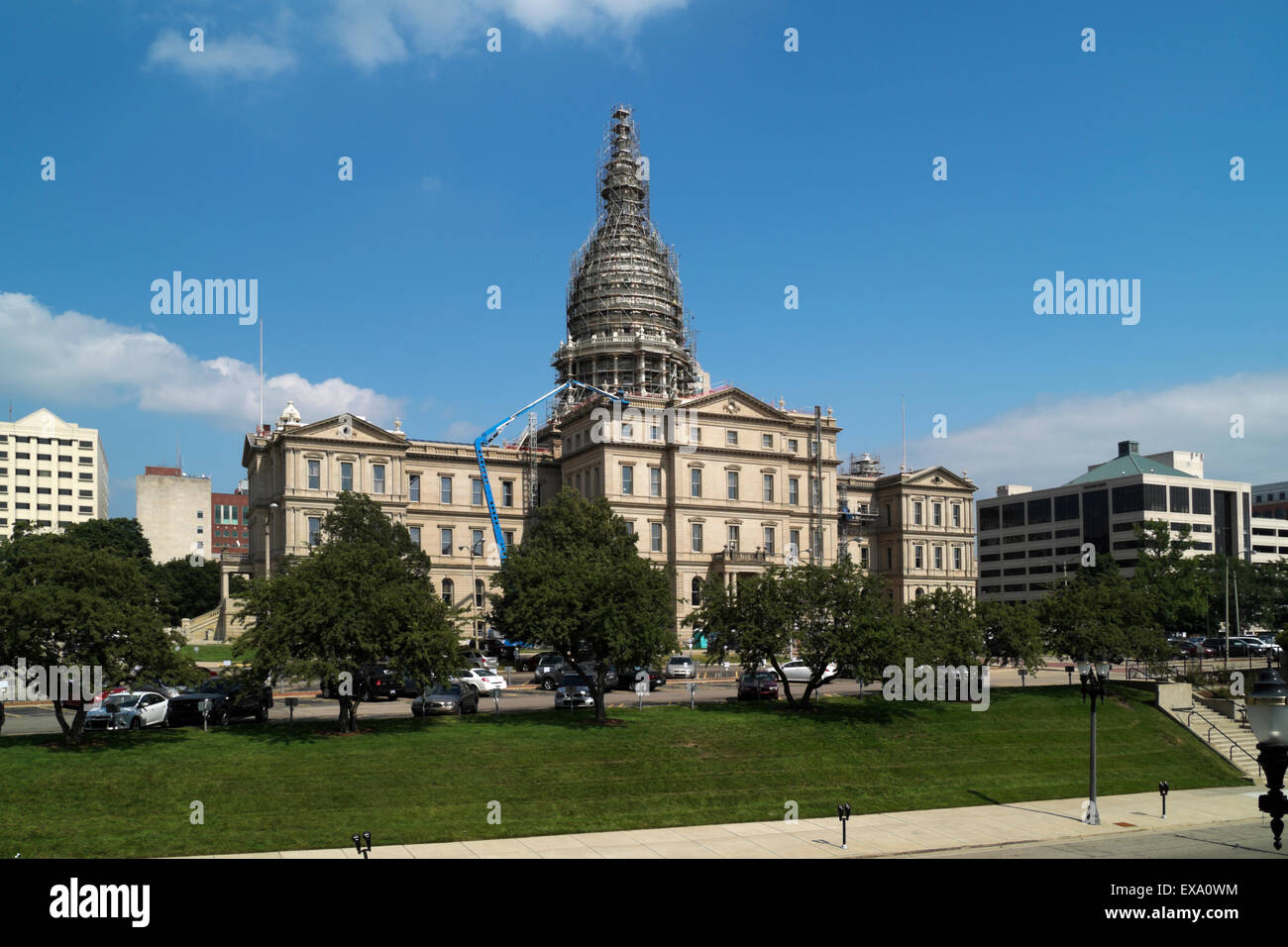 Michigan State Capitol building with the dome surrounded by scaffolding ...