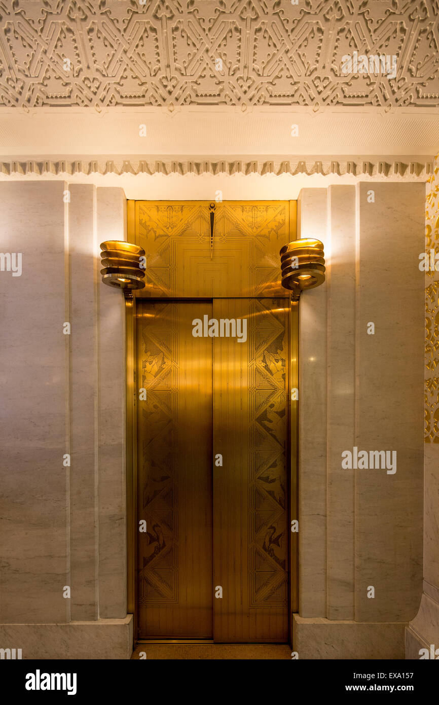 Rookery building elevator hi-res stock photography and images - Alamy