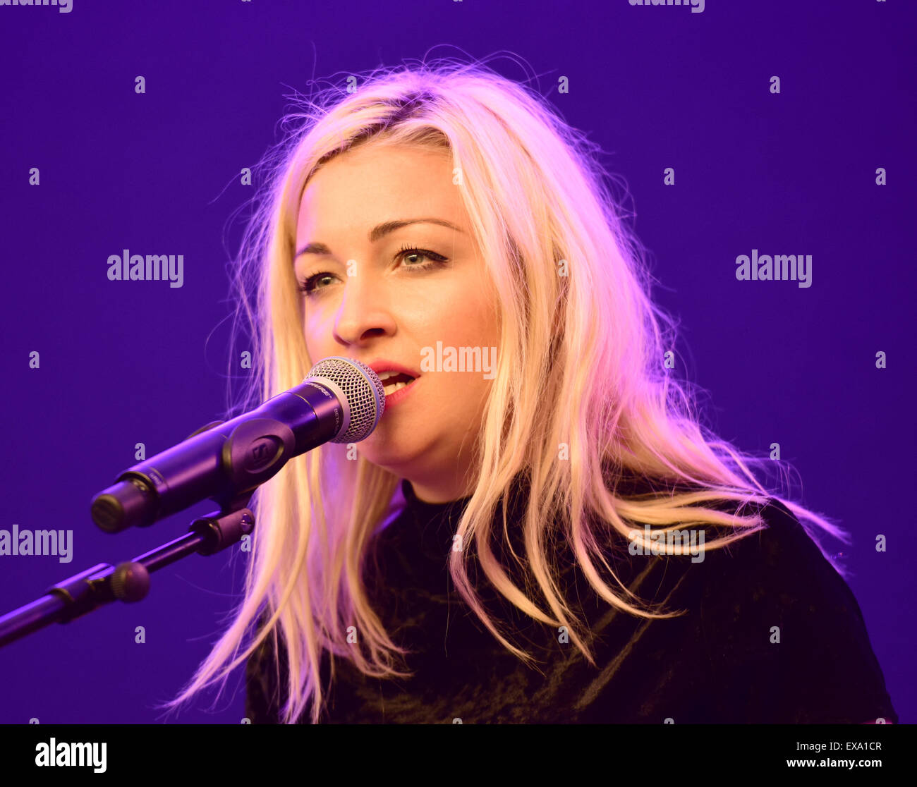 Australian singer-songwriter Kate Miller-Heidke performs at the Apple ...