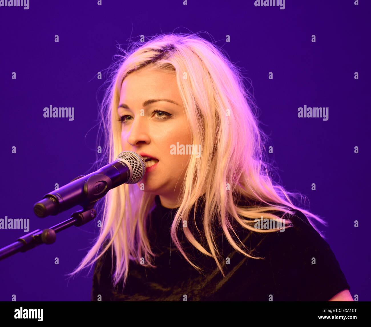 Australian singer-songwriter Kate Miller-Heidke performs at the Apple ...