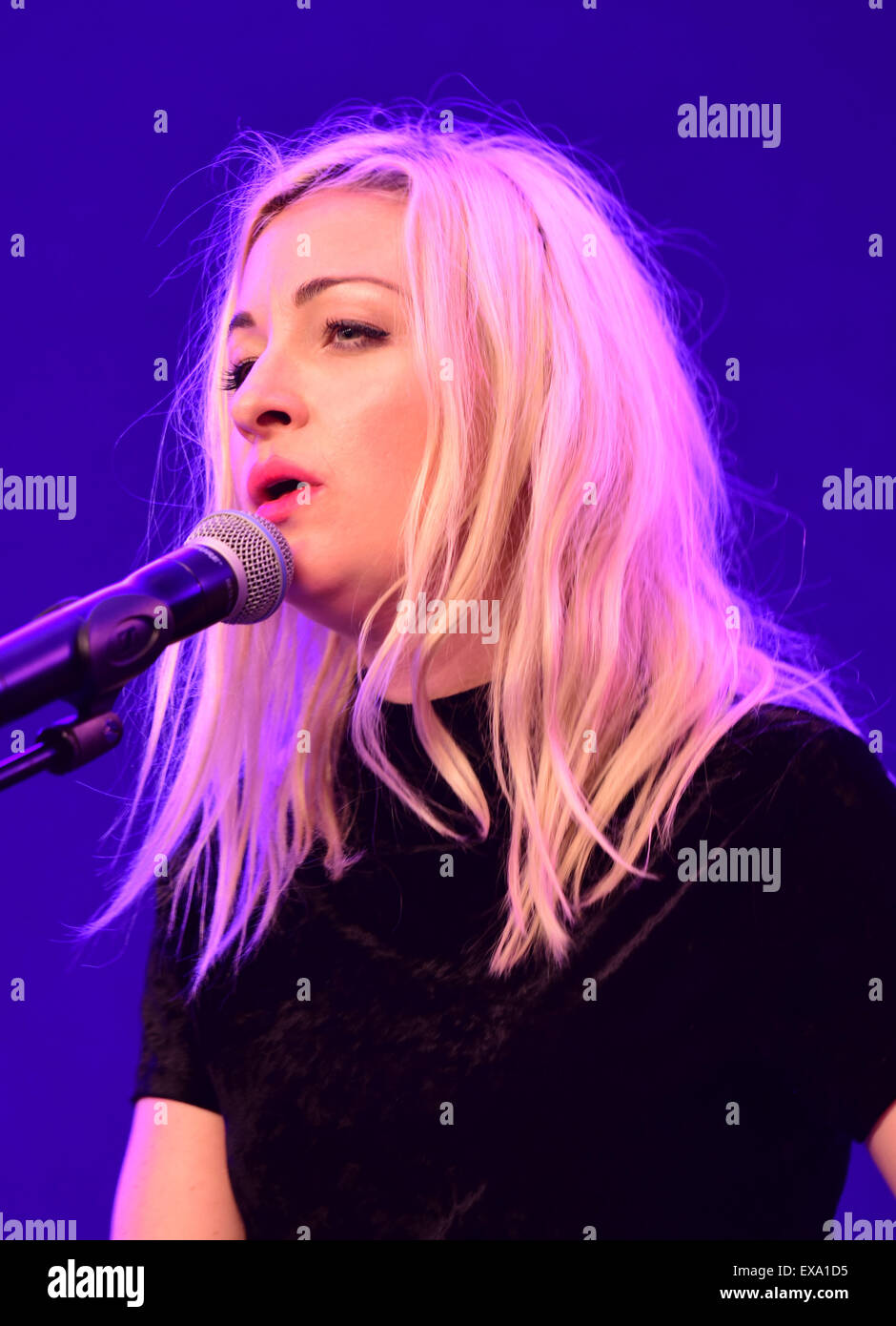 Australian singer-songwriter Kate Miller-Heidke performs at the Apple ...