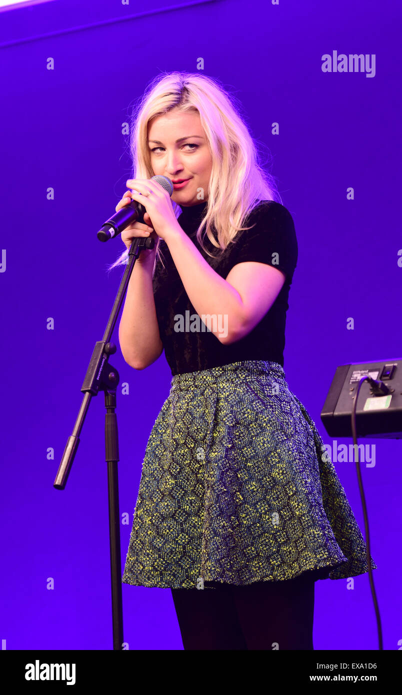 Australian singer-songwriter Kate Miller-Heidke performs at the Apple ...