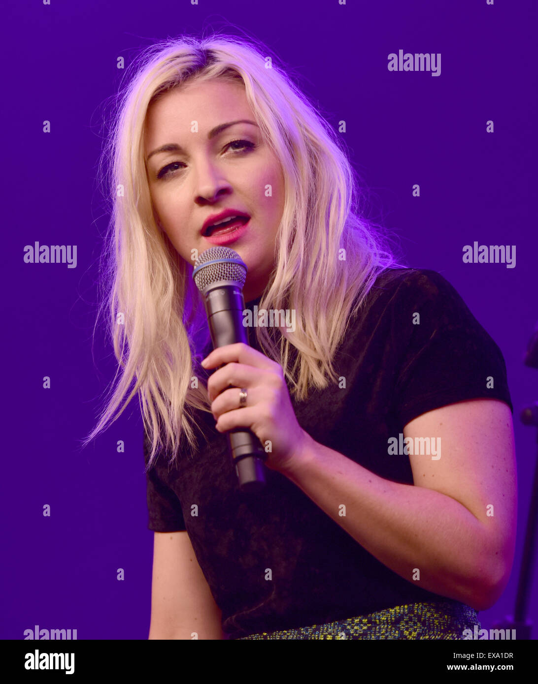 Australian singer-songwriter Kate Miller-Heidke performs at the Apple ...