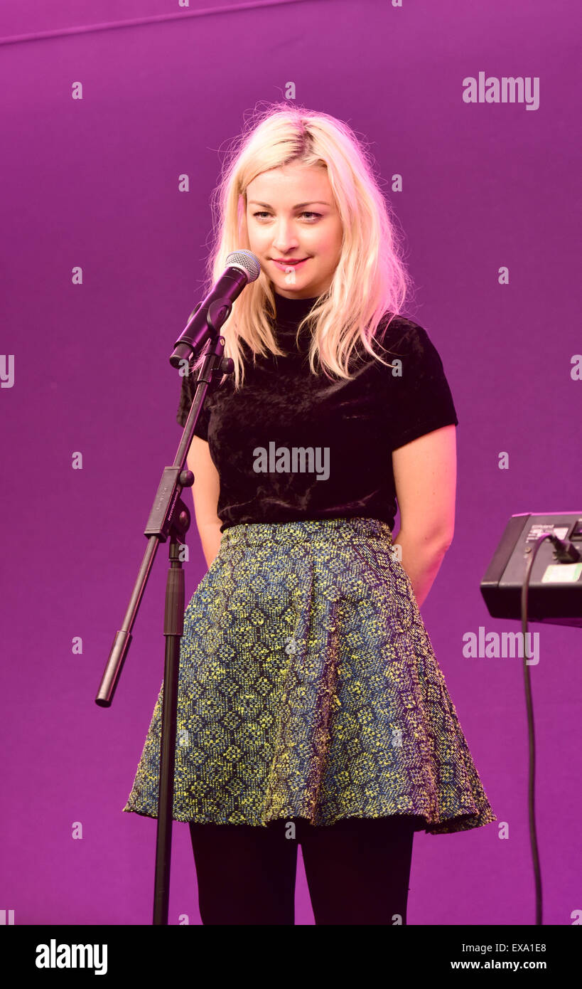 Australian singer-songwriter Kate Miller-Heidke performs at the Apple ...