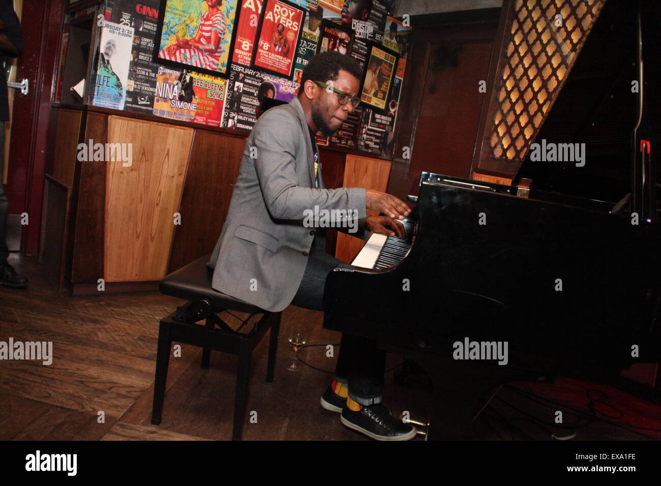 Ginnys supper club hi-res stock photography and images - Alamy