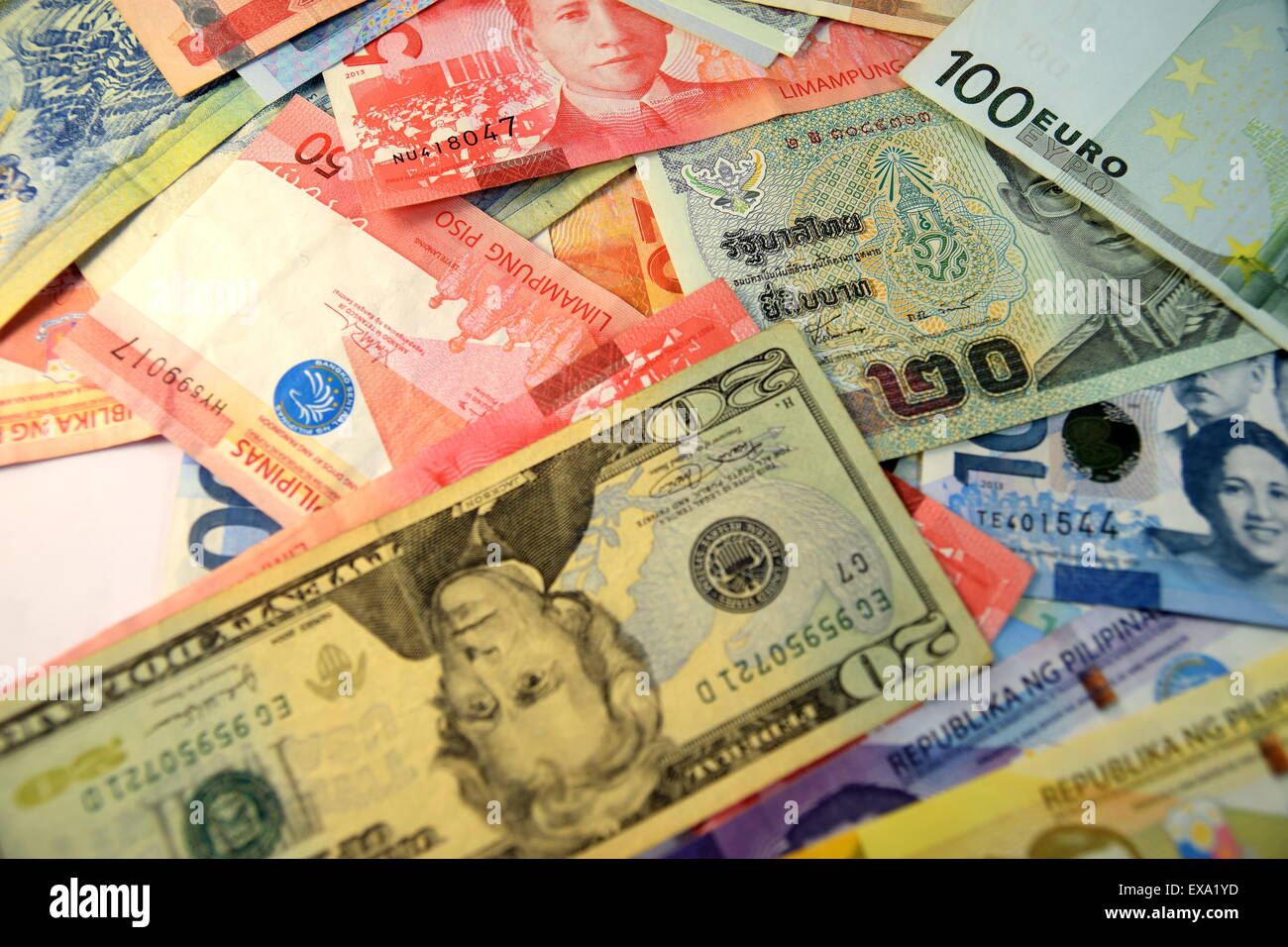 Different currency notes hi-res stock photography and images - Alamy