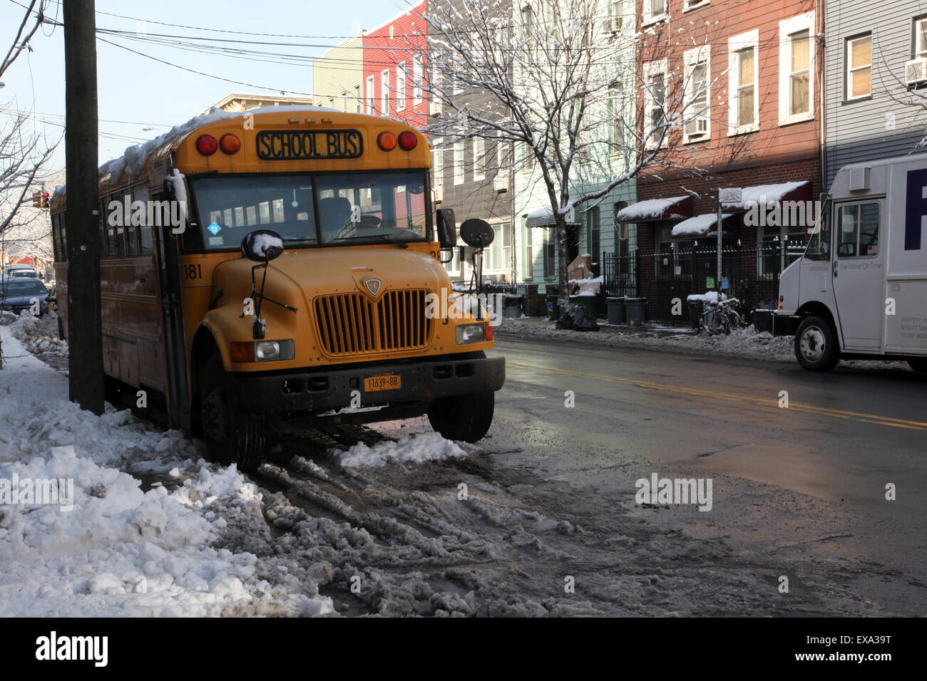 Big yellow school bus hi-res stock photography and images - Alamy