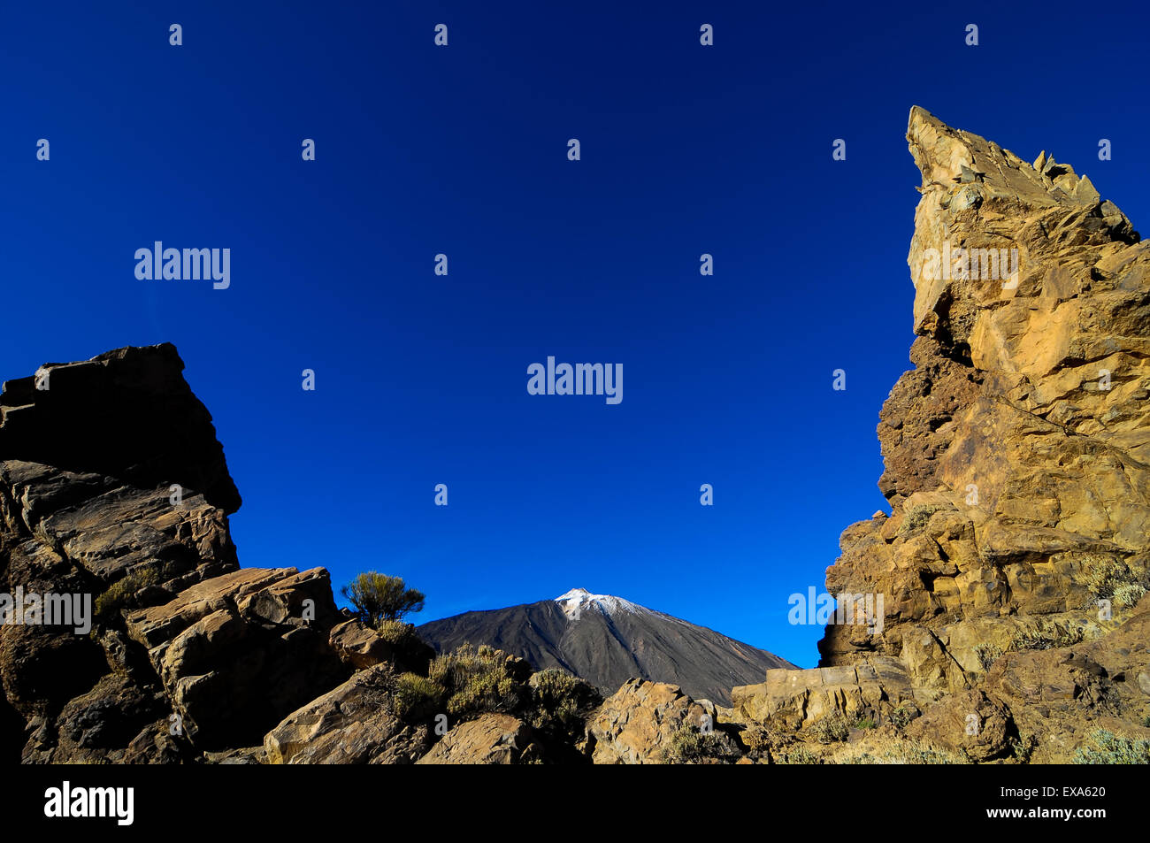 Desert isl hi-res stock photography and images - Alamy