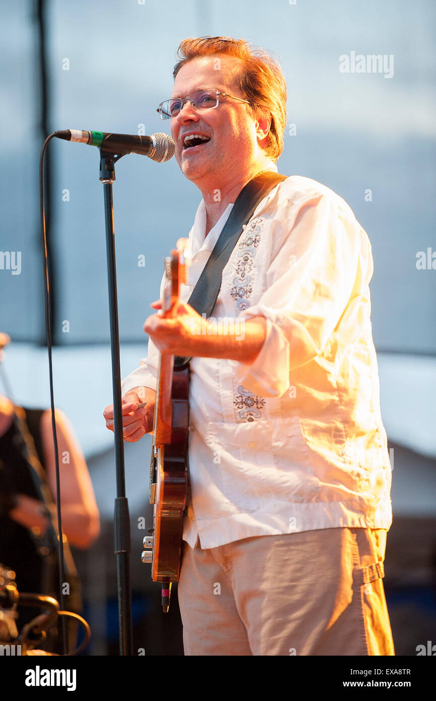 Gordon gano of the violent femmes hi-res stock photography and images ...