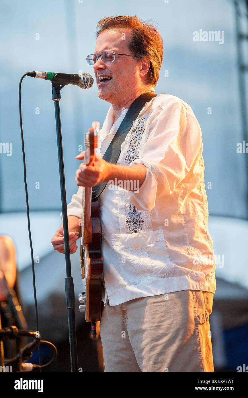 Jul 04, 2015 - Raleigh, North Carolina; USA - Singer/Guitarist GORDON ...