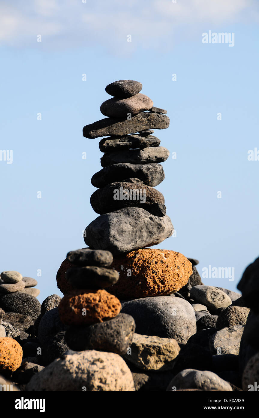 The Buddhist Traditional Stone Pyramids Stock Photo - Alamy