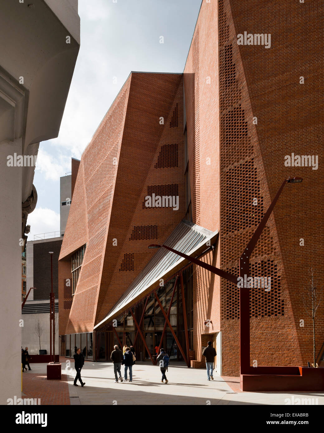 Exterior view of entrance. London School Of Economics, Saw Swee Hock ...