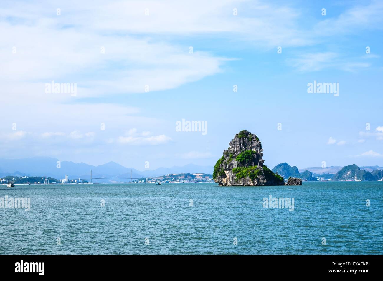 Limestone rocks in Halong Bay, Vietnam Stock Photo - Alamy