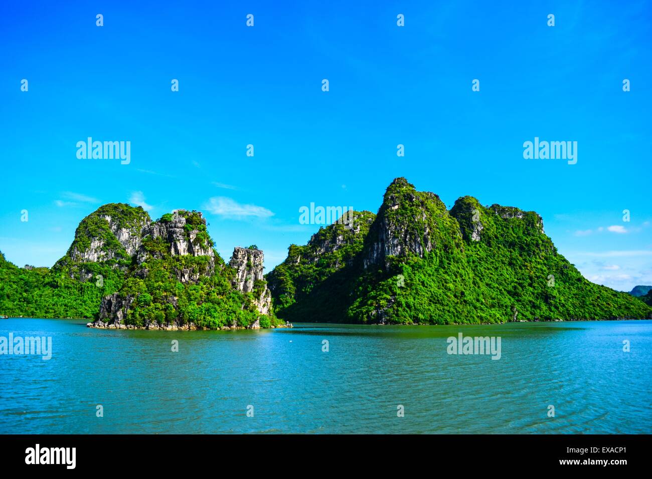 Limestone rocks in Halong Bay, Vietnam Stock Photo - Alamy