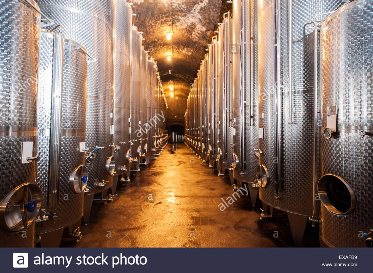 Wine Tanks Stock Photos & Wine Tanks Stock Images - Alamy