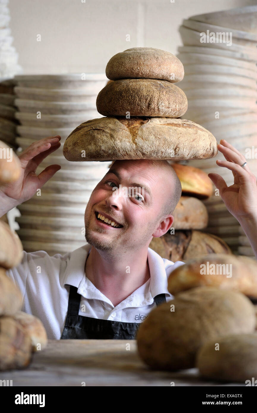 The artisan baker Alex Gooch at his in Hay-on-Wye bakery in ...