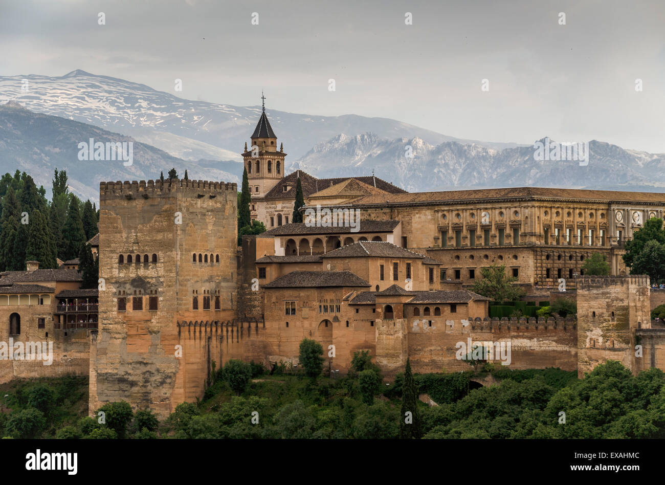 Granada well hi-res stock photography and images - Alamy