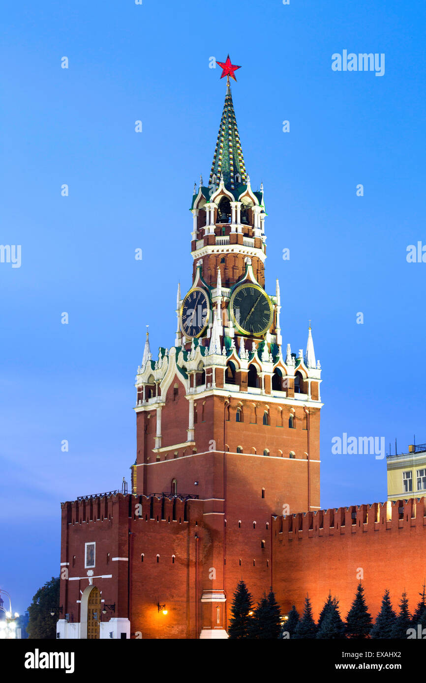 The Kremlin clocktower in Red Square, UNESCO World Heritage Site ...