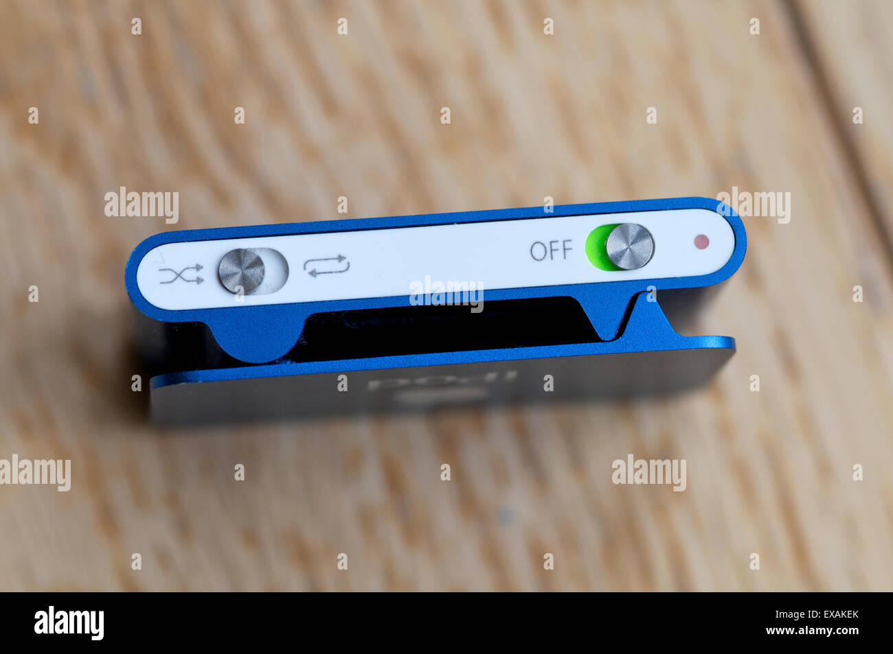 iPod Shuffle 2nd Generation, Blue Stock Photo - Alamy
