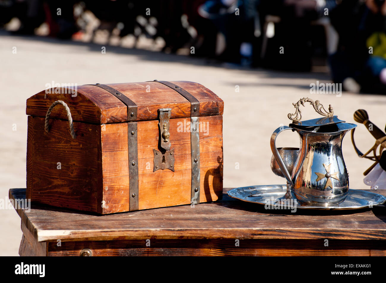 Wooden chest medieval hi-res stock photography and images - Alamy