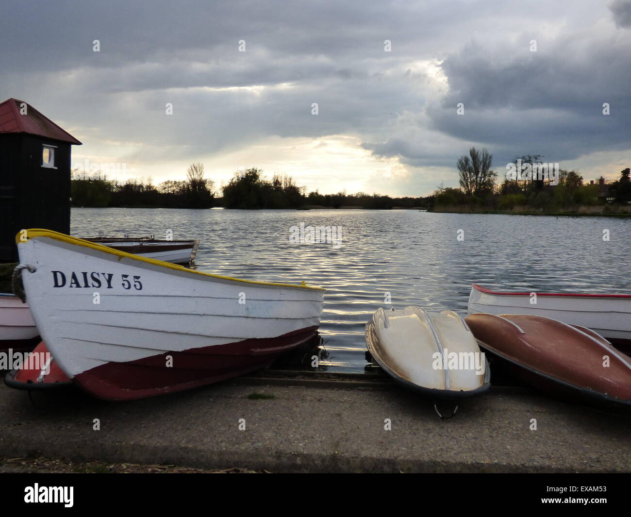 Boating pond hi-res stock photography and images - Alamy