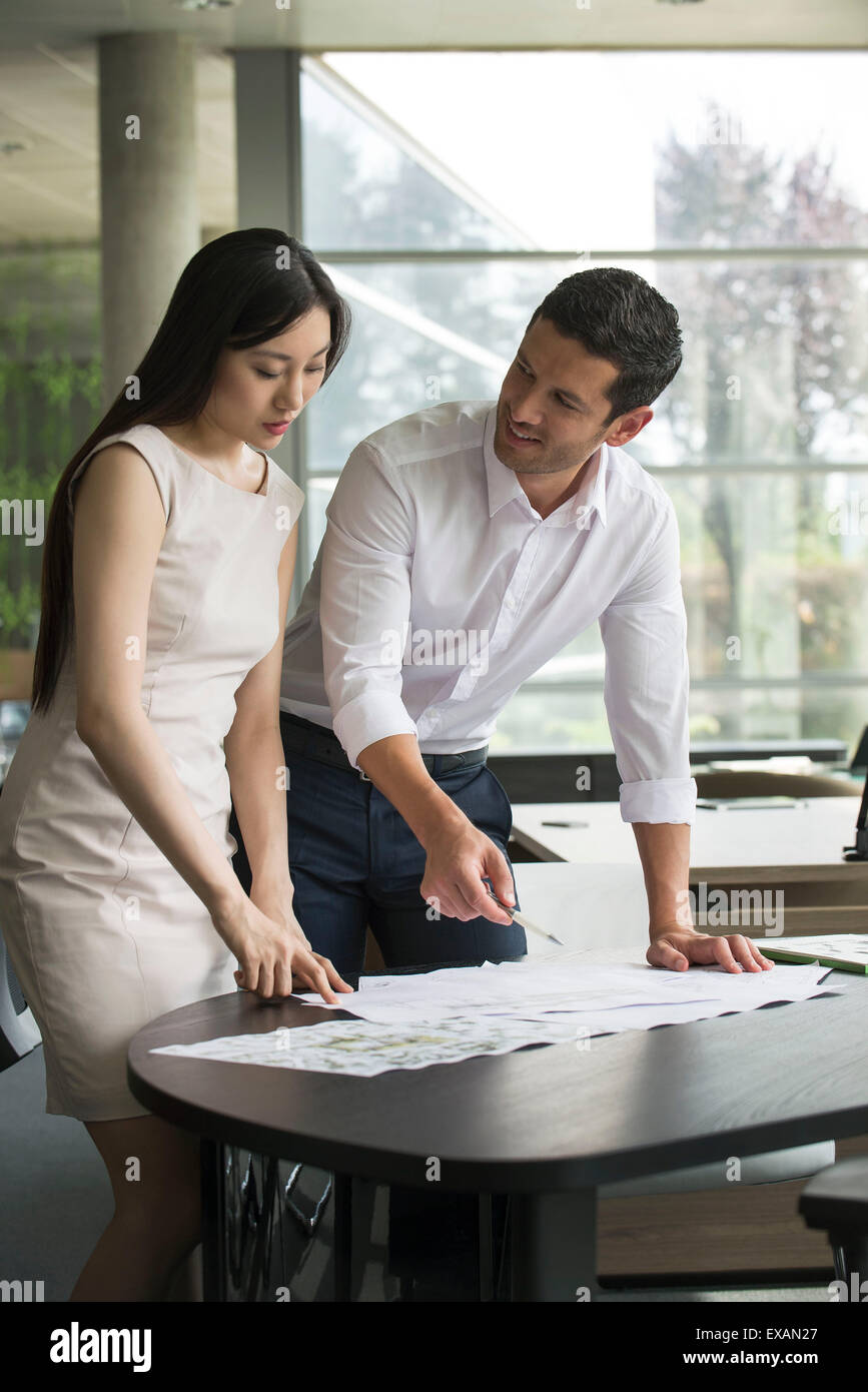 Brainstorming project hi-res stock photography and images - Alamy