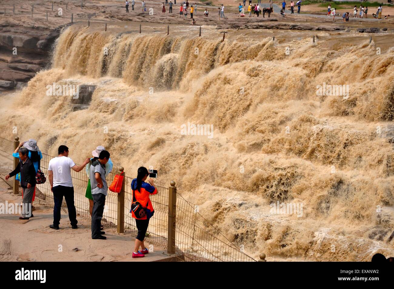 Linfen, China's Shanxi Province. 10th July, 2015. Tourist take photos ...