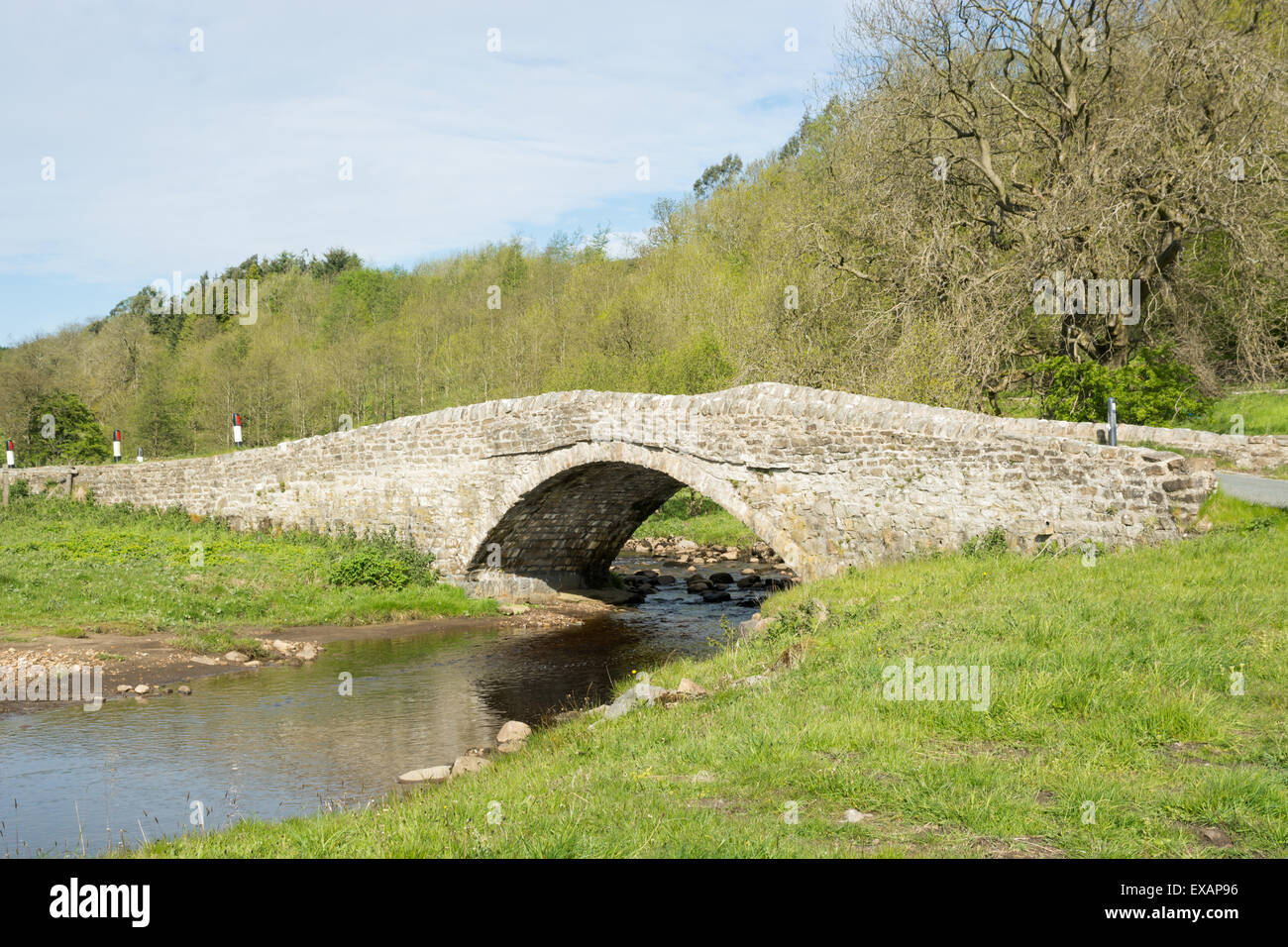 Arched river crossing hi-res stock photography and images - Alamy