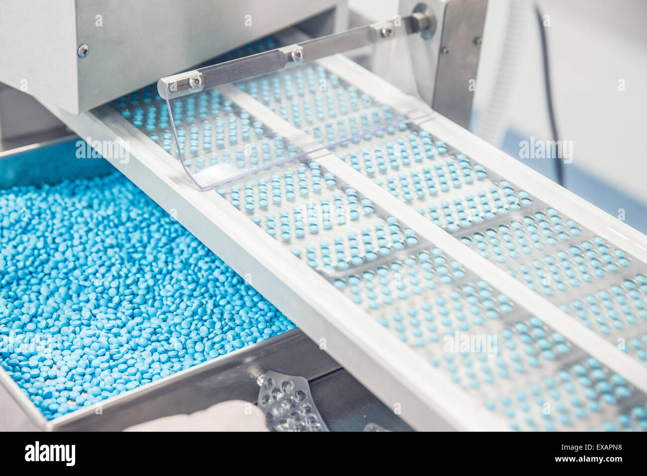 Blister packaging machine hi-res stock photography and images - Alamy