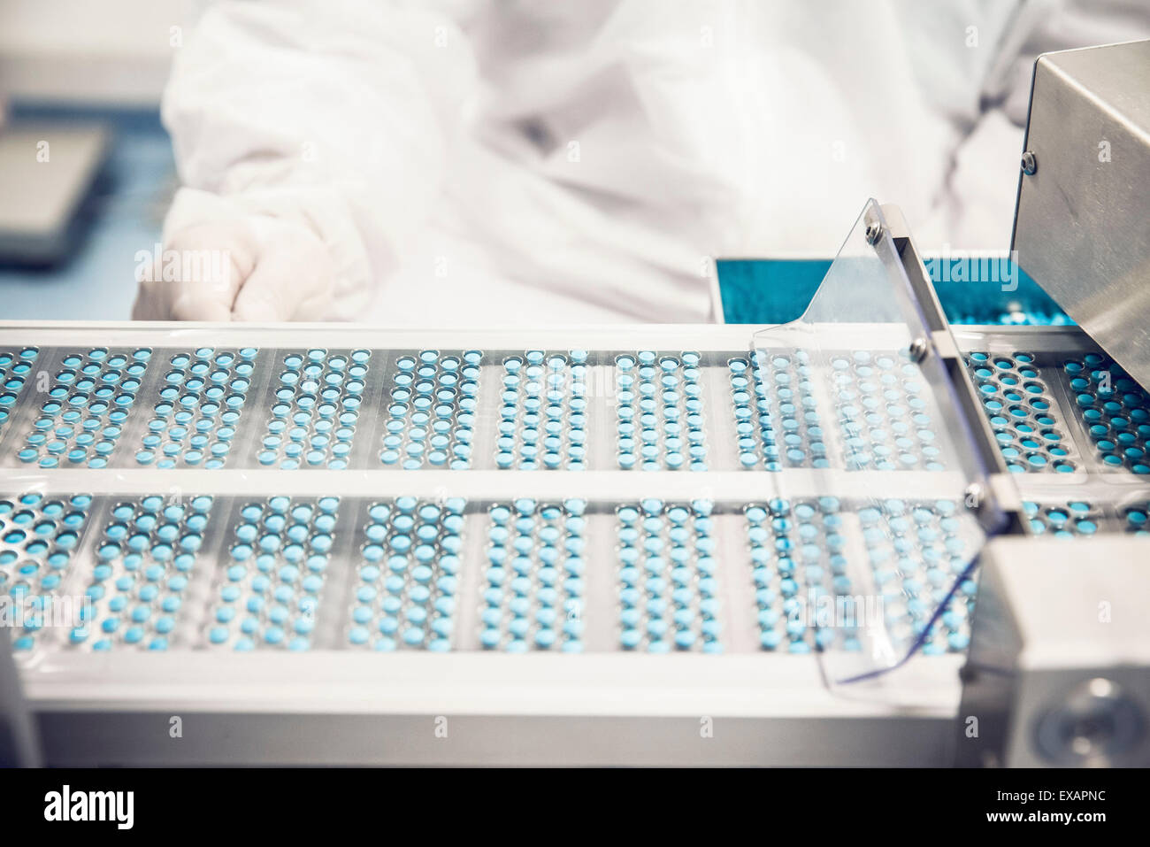 Pill packaging machinery Stock Photo - Alamy