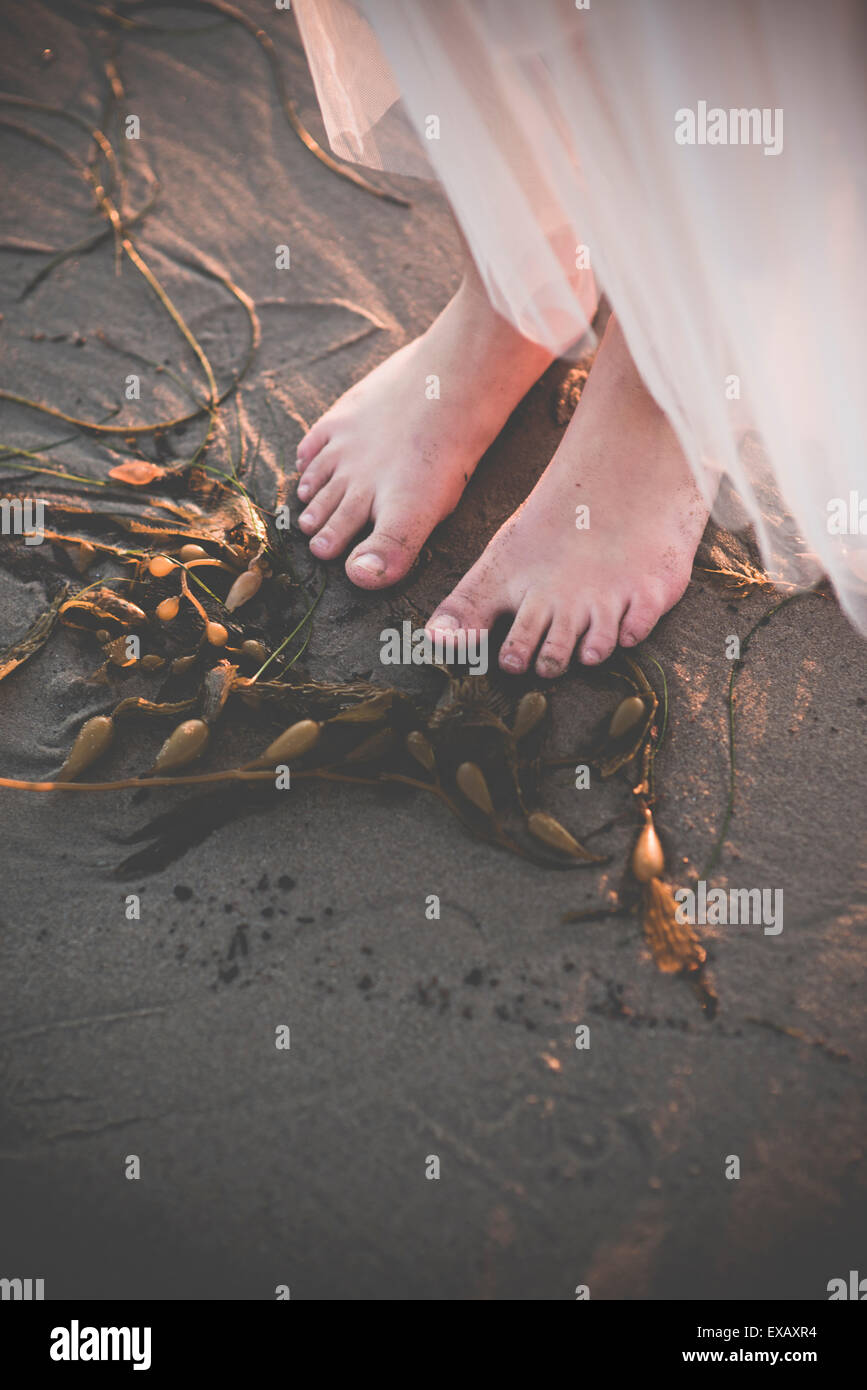 Beautiful female feet hi-res stock photography and images - Alamy