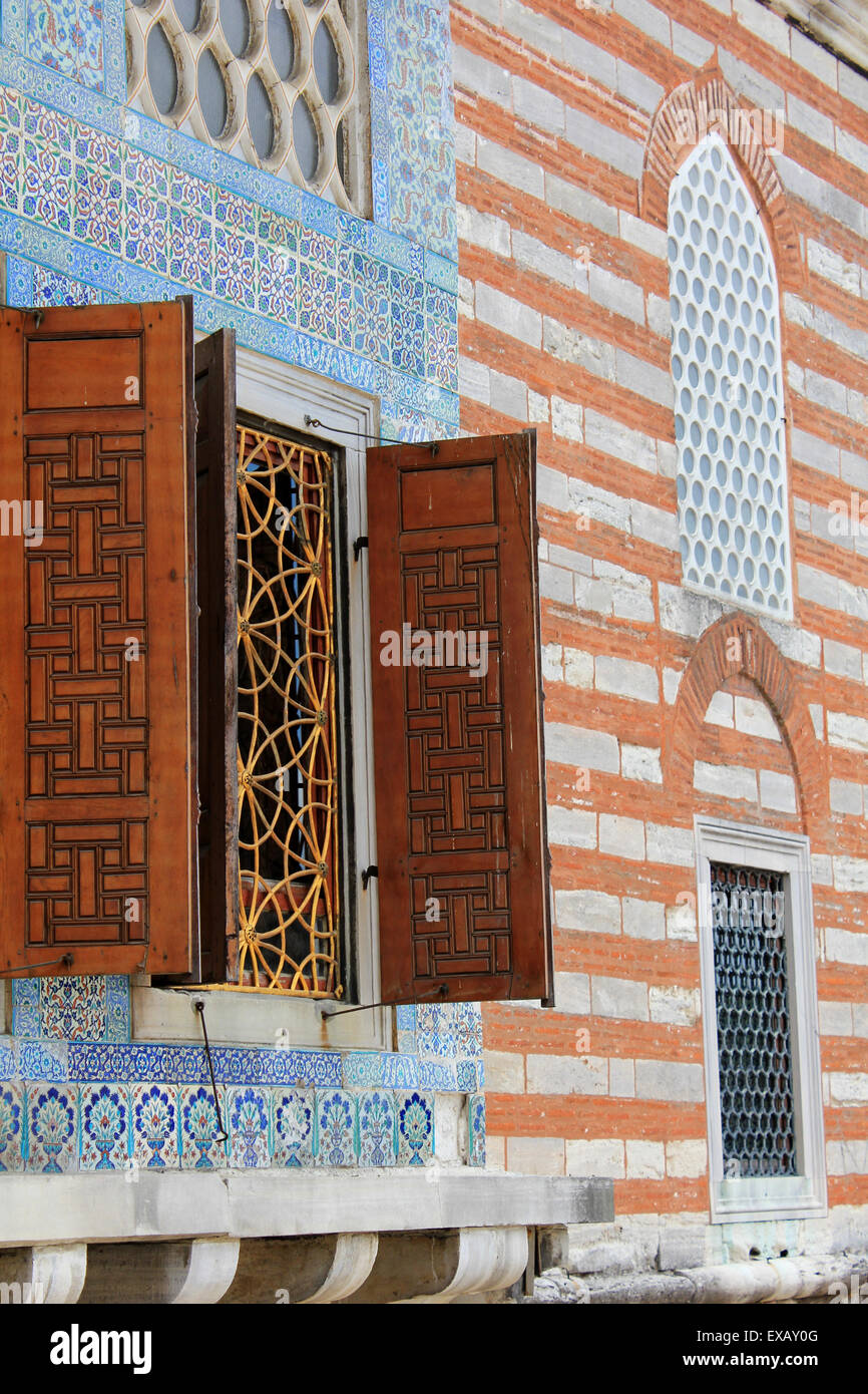 Topkapi Palace - wall Stock Photo - Alamy