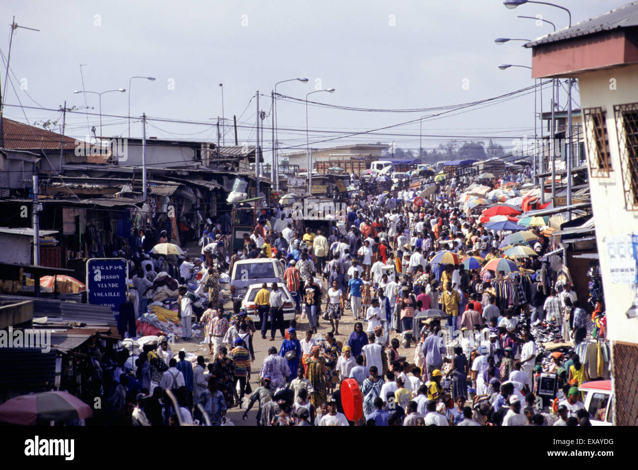 Libreville, Gabon. Busy market street Stock Photo: 85063596 - Alamy