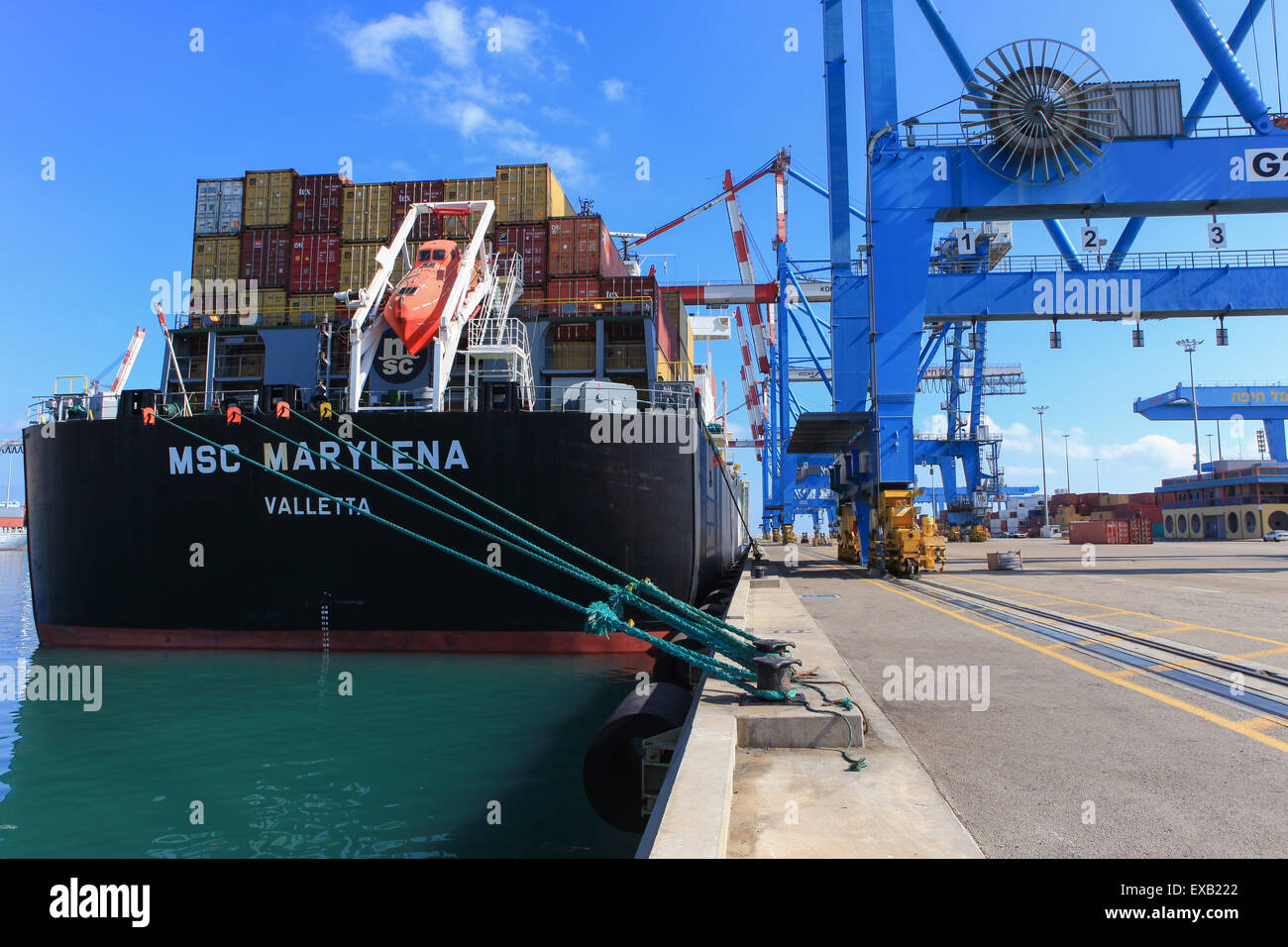 Large loaded Container ship docked at port Stock Photo - Alamy