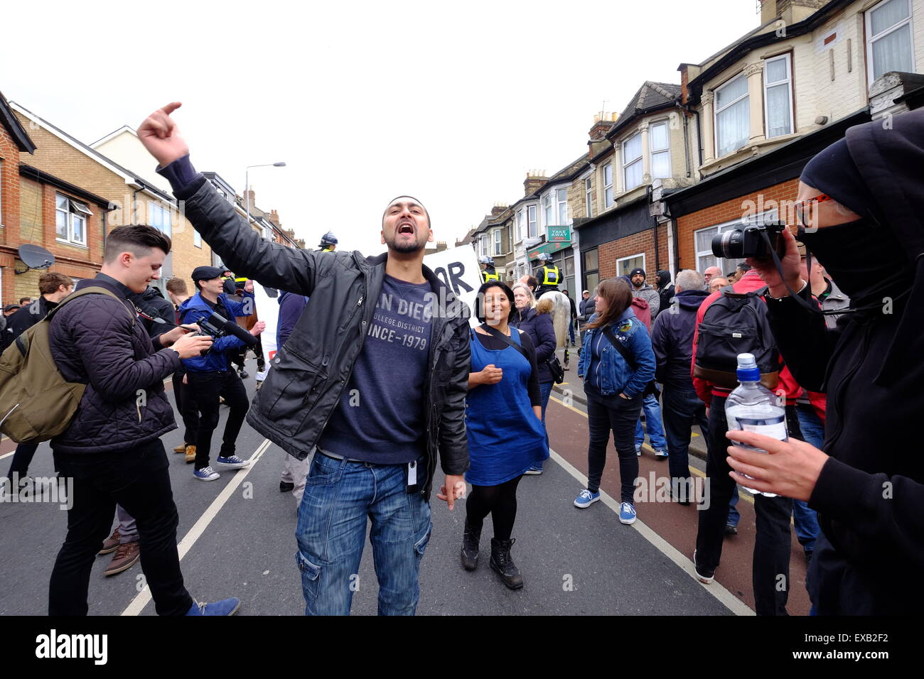 Far right counter protest walthamstow hi-res stock photography and ...
