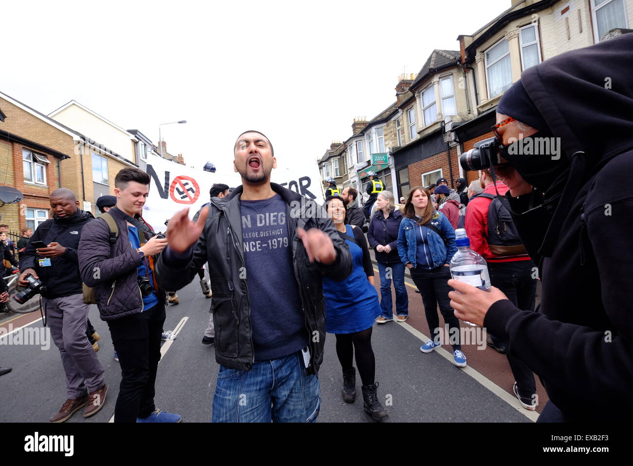 Far right counter protest walthamstow hi-res stock photography and ...