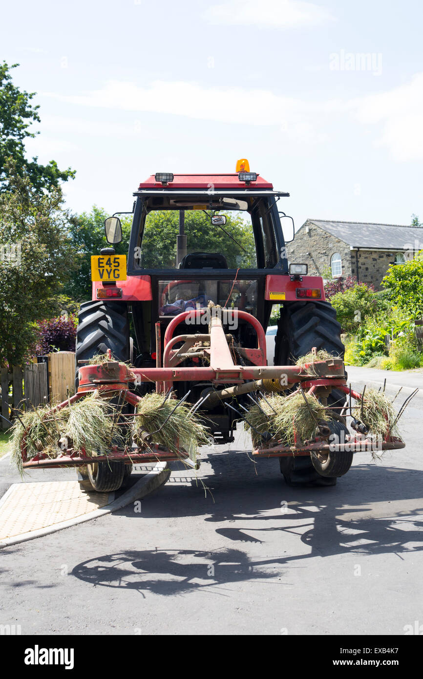 Making hay hi-res stock photography and images - Alamy