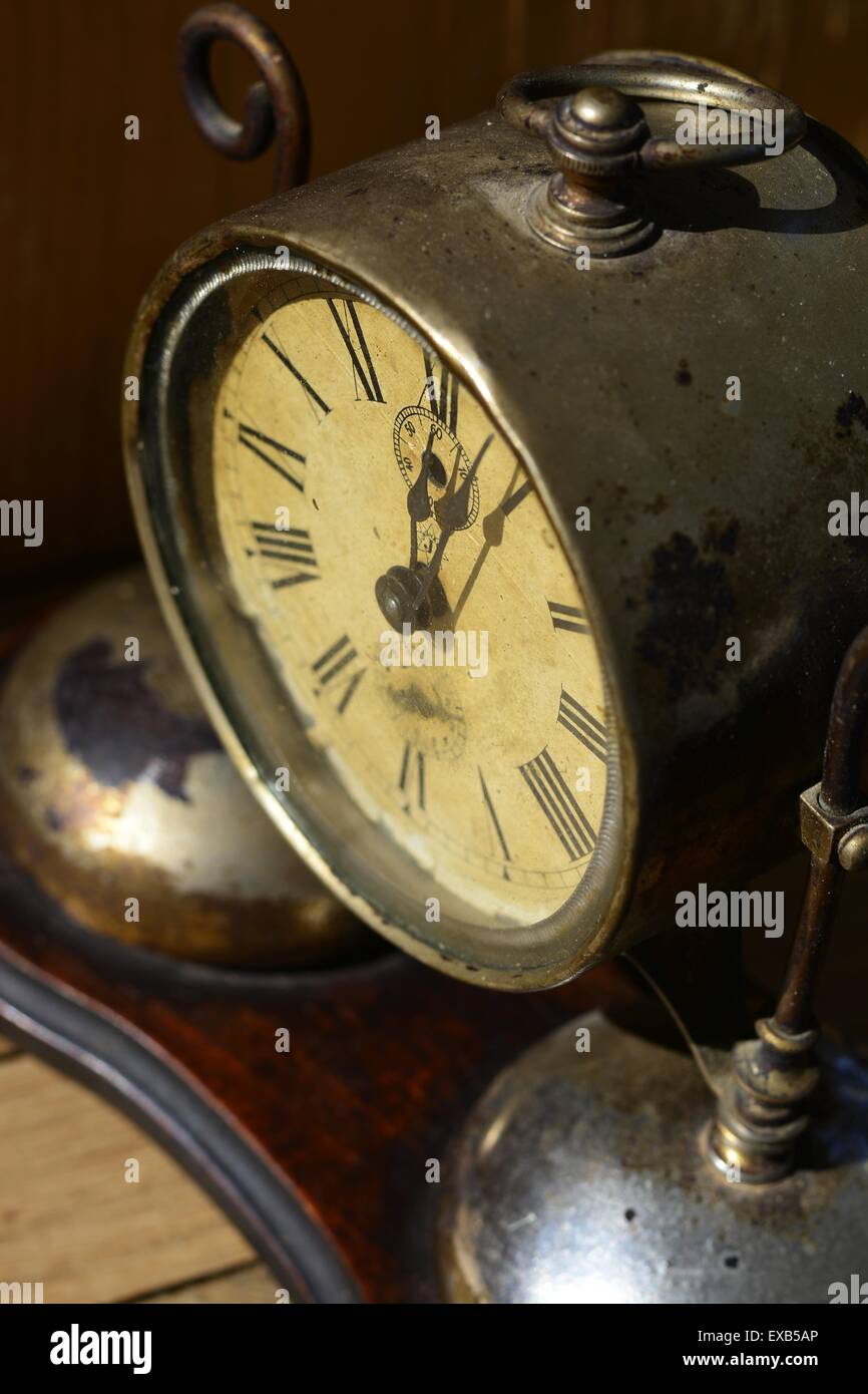 Old clock time hi-res stock photography and images - Alamy