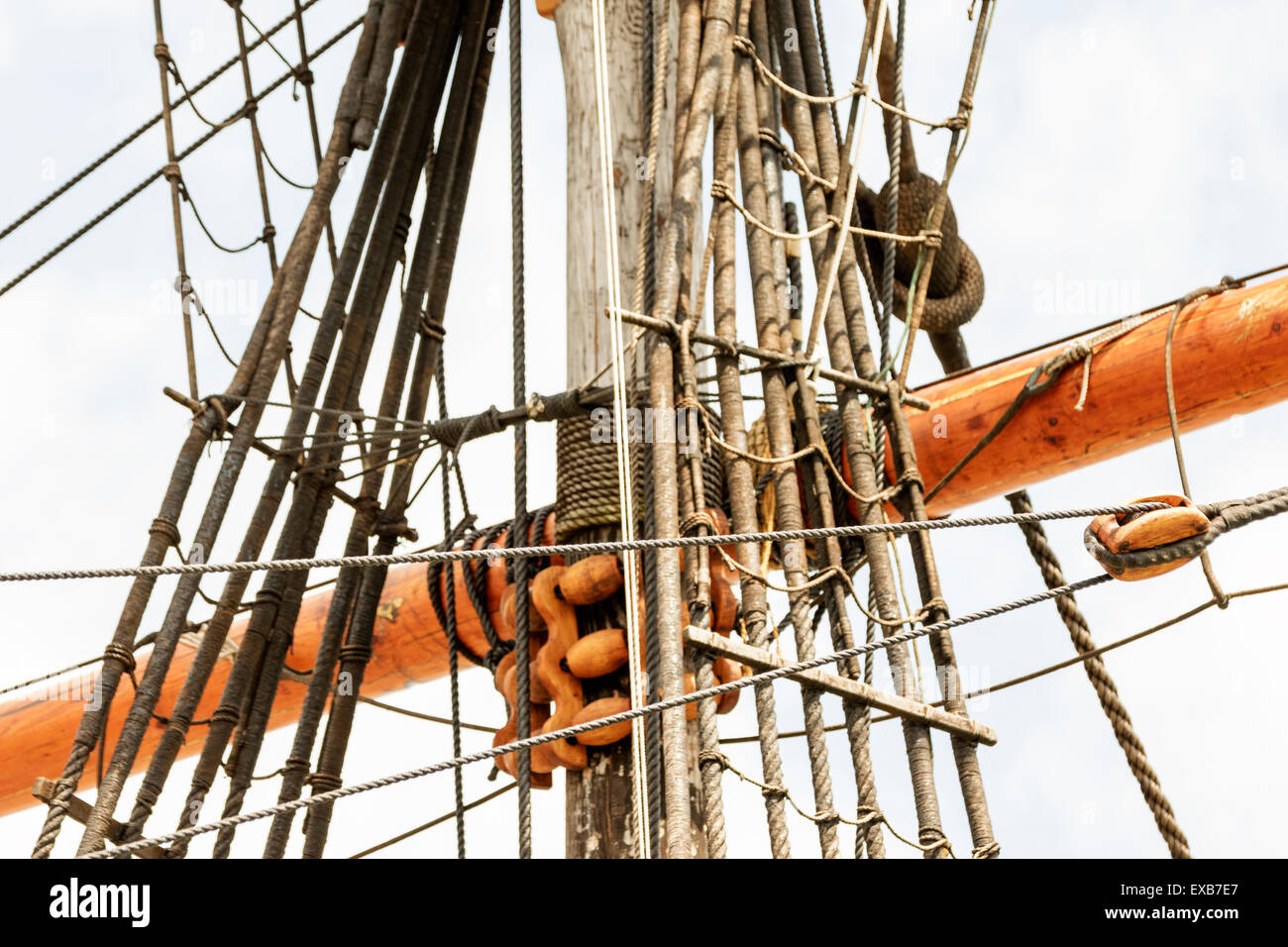 Rigging on the ancient tall ship Stock Photo - Alamy