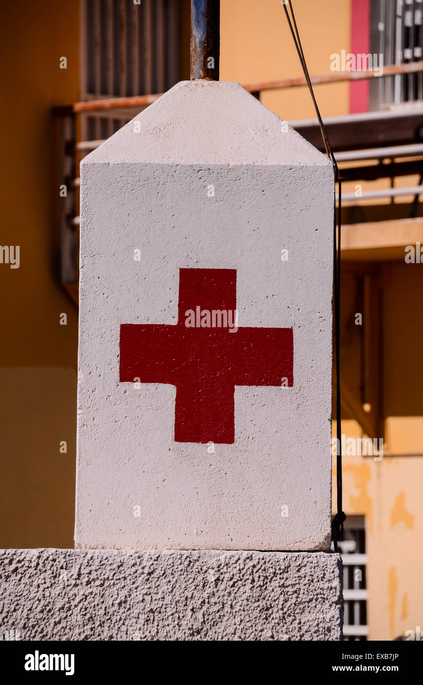 Red Cross Medical Sign Stock Photo - Alamy