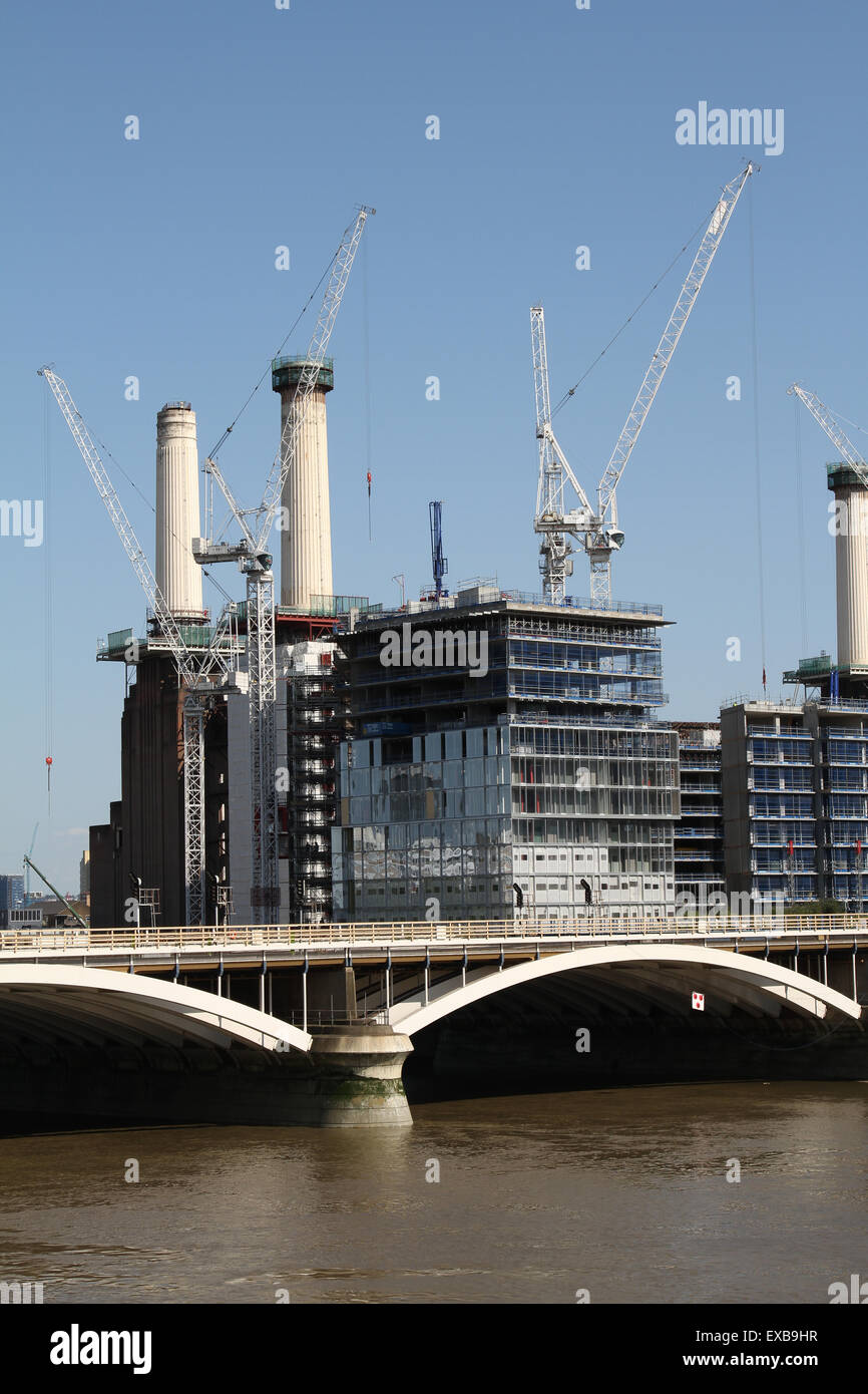 Power station on the river thames hi-res stock photography and images ...