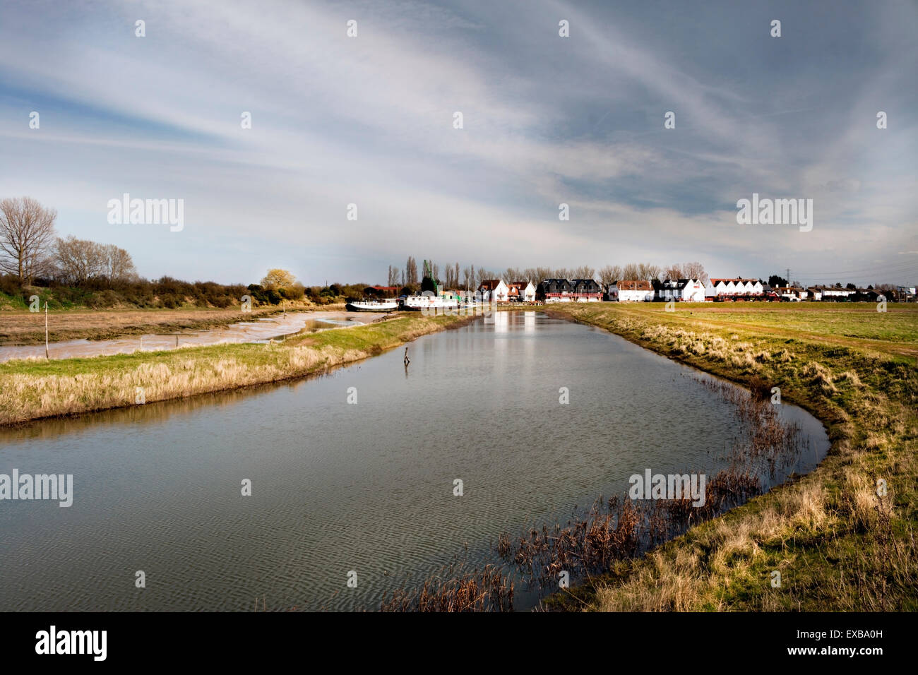 Buildings on riverbank hi-res stock photography and images - Alamy