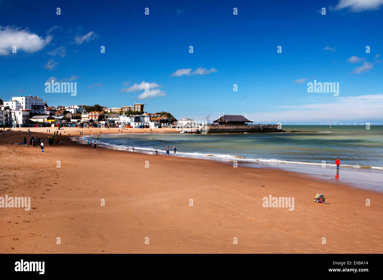 Broadstairs pier harbour hi-res stock photography and images - Alamy